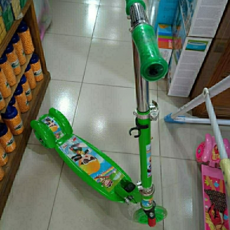 scooty big size green